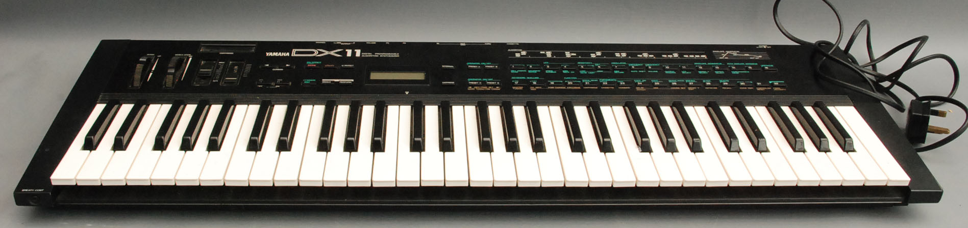 Yamaha DX11 FM Synthesizer Reviews & Prices | Equipboard®